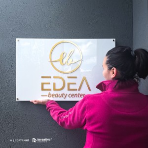 Insegne in plexiglass personalizzate. Crea su InventivaShop